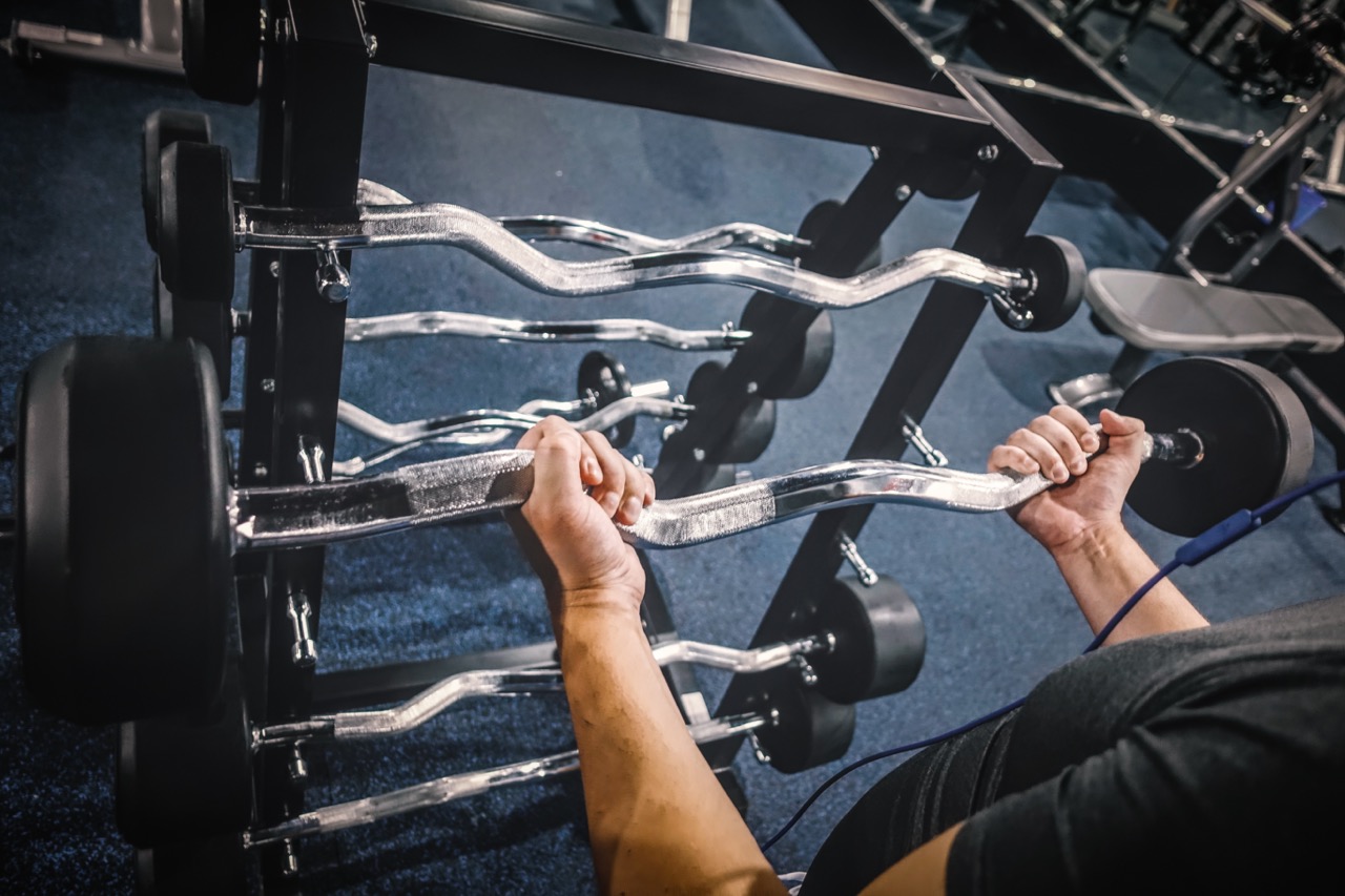 EZ Curl-Bar-Übungen für Ihren Oberkörper - Padisport